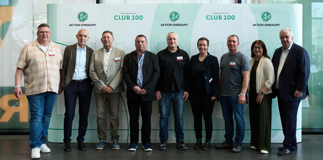 DFB Club 100: Maria Lässig für herausragendes Engagement ausgezeichnet ...